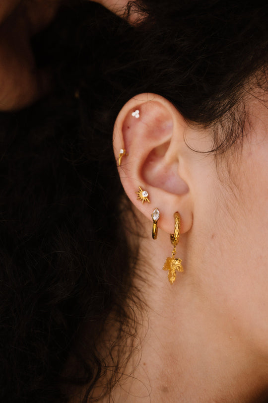 How To Remove Flat Back Earrings Safely - Cords Club