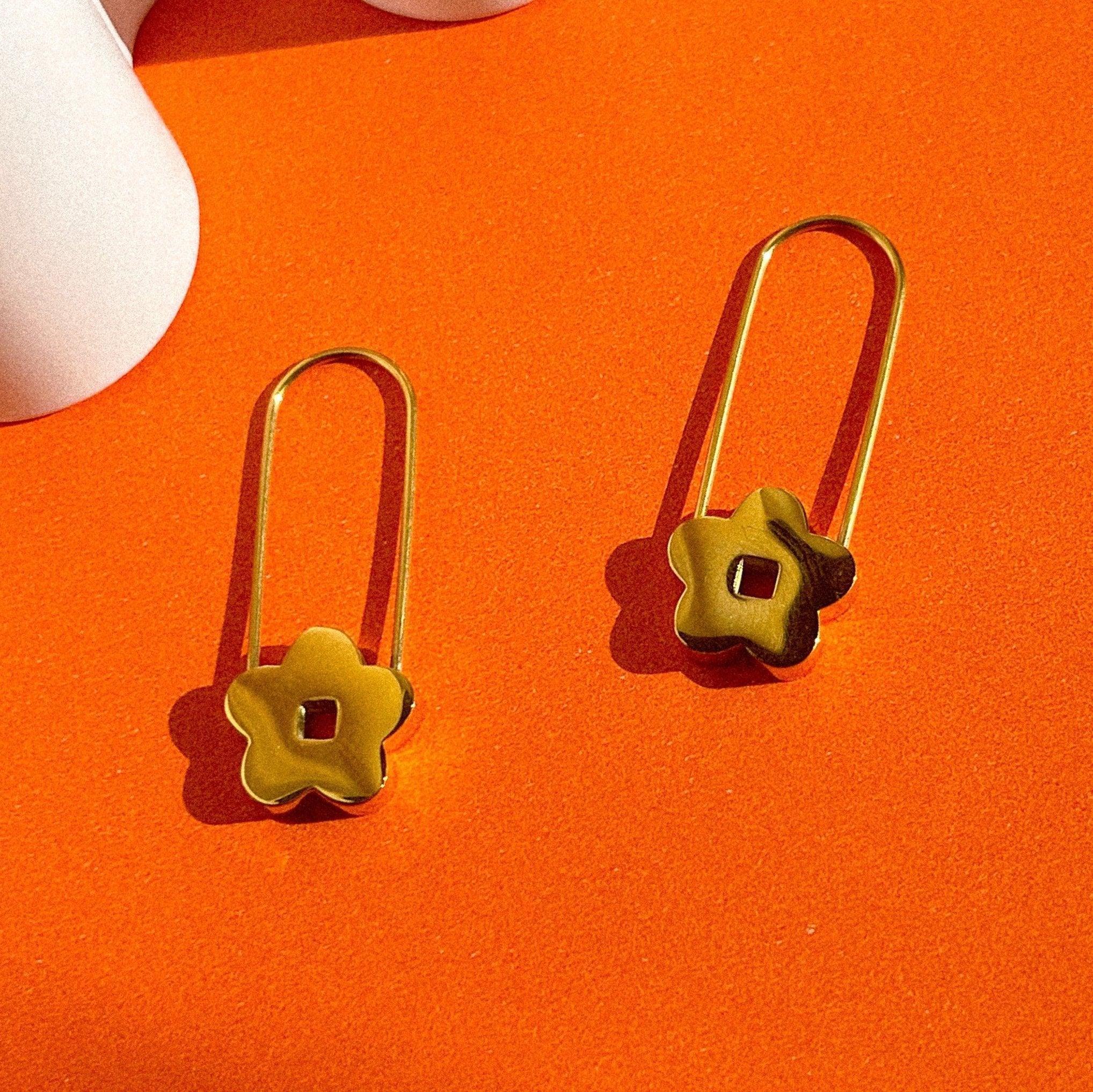 Golden Daisy Hoops – Cords Club